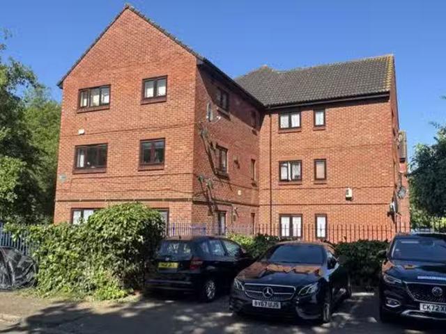 Duplex to rent in Harlequin Court, Mitchellbrook Way, Neasden.
