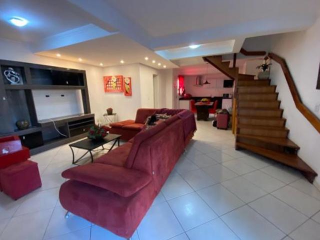 Duplex/Geminado 3 Dorm. Bairro Centro
