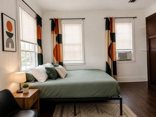 Duplicate of Cozy Studioprivate bath and queen bed