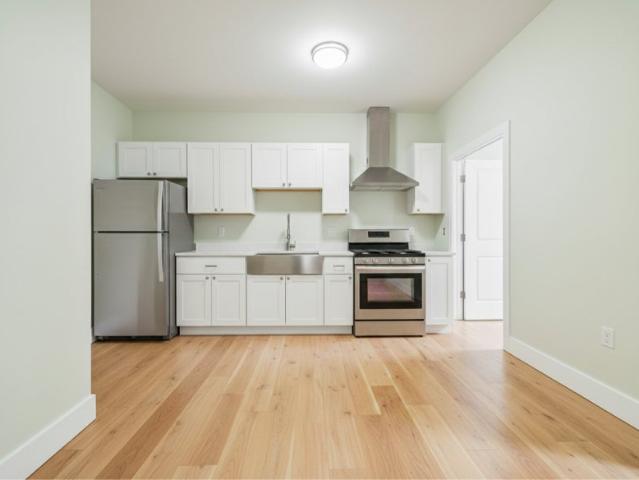 Duplicate of Freshly renovated apartment with mode