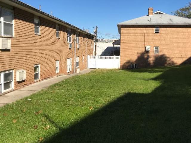 Duplicate of Karl Place Apartments
