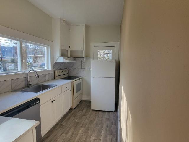 Duplicate of Vacant. All new interior. Lower level