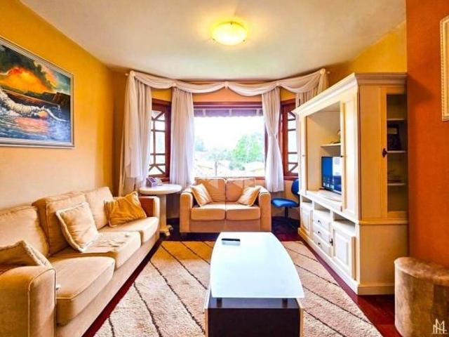 Dupplex com o2 quartos,com vaga Centro de Gramado