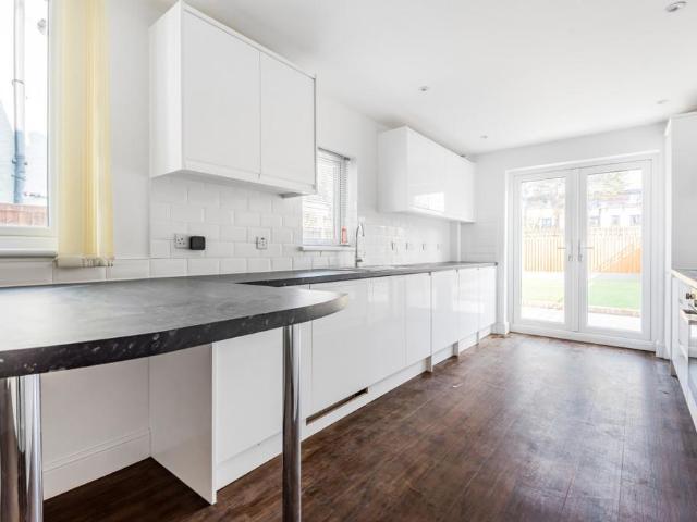 Dupree Road, Charlton, London, SE7 4 bed house to rent £3,000 pcm £692 pw