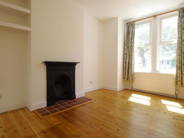 Durban Road, London, SE27 2 bed ground floor maisonette to rent £1,950 pcm £450 pw
