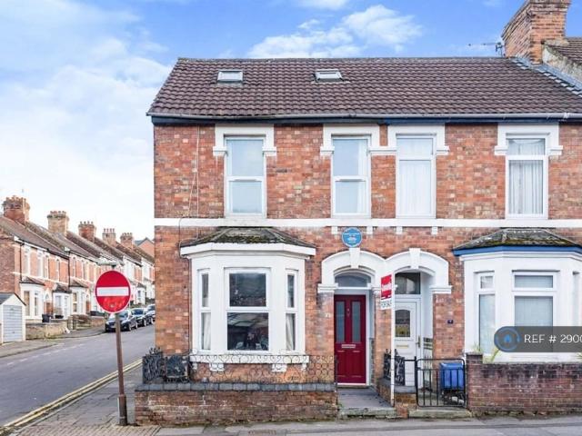 Durham Street, Swindon, SN1 4 bed end of terrace house to rent £1,795 pcm £414 pw