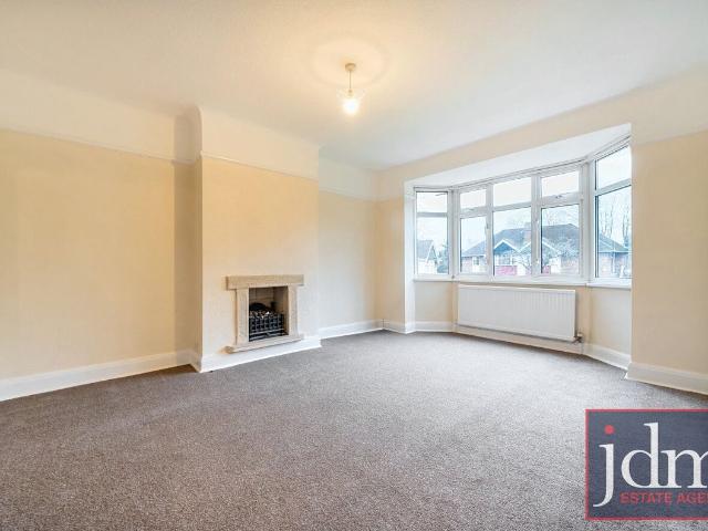 Durham Road, Bromley BR2, 2 bed flat to rent, £2,000 pcm | PrimeLocation