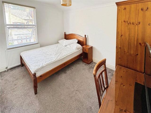 Durham Road, London E16, Room to rent, £900 pcm | PrimeLocation