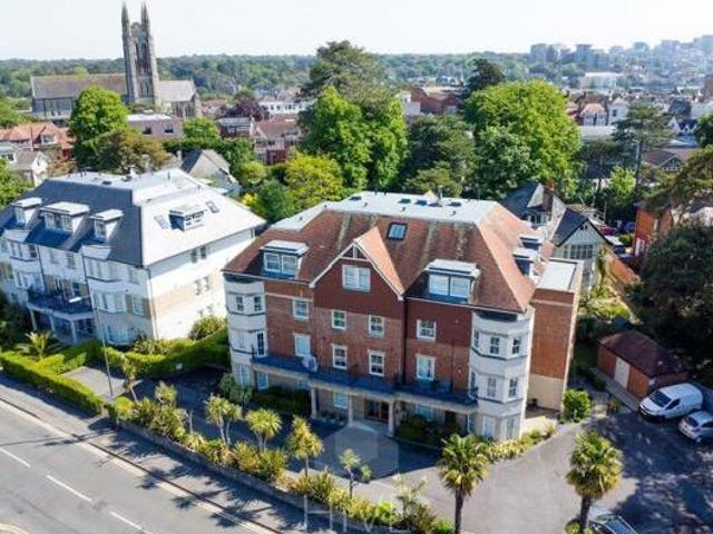 Durley Chine Road, West Cliff, 2 Bedroom Flat