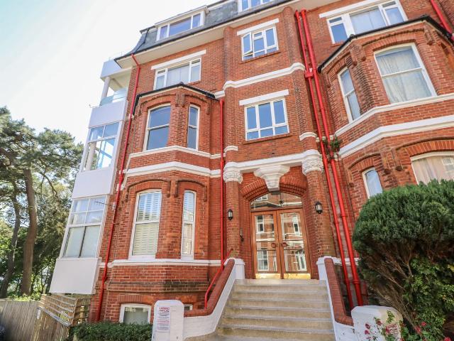 Durley Gardens, Bournemouth BH2, 2 bed flat to rent, £1,750 pcm | PrimeLocation