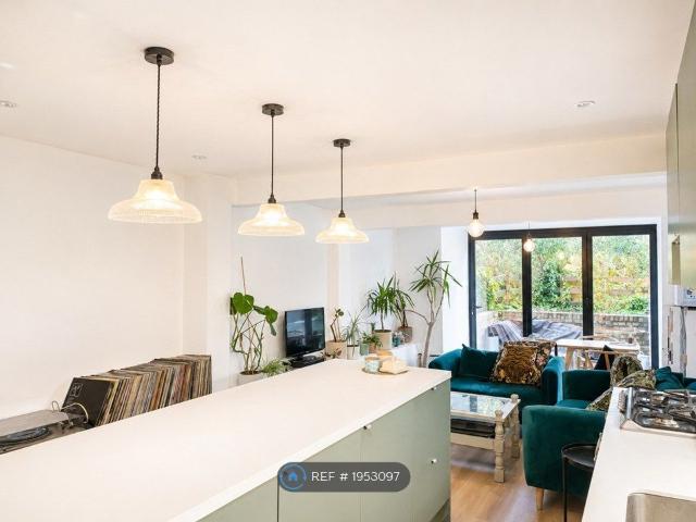 Durley Road, London N16, 2 bed flat to rent, £2,600 pcm | PrimeLocation