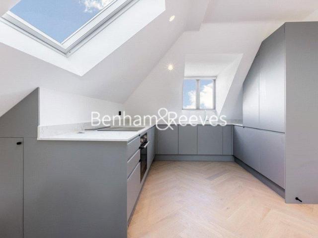 Durnsford Road, London, SW19 1 bed apartment to rent £2,100 pcm £485 pw