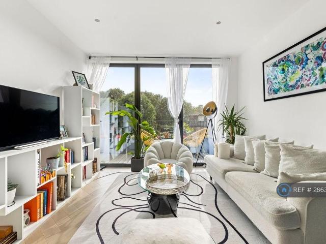 Durnsford Road, London, SW19 2 bed flat to rent £2,850 pcm £658 pw