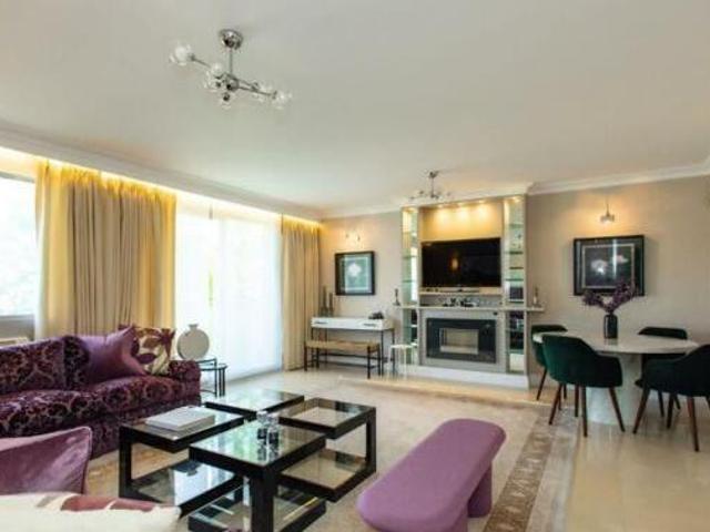 Durrels House, Warwick Gardens, 3 Bedroom Apartment