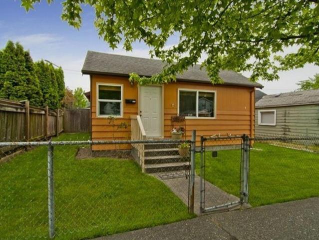Dusted Sunshine, LLC 2 Bedroom Apartment for Rent at 2410 Sw Brandon St, Seattle, WA 98106 North Delridge