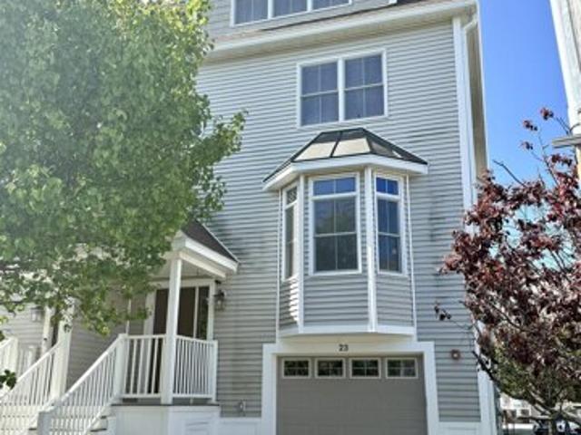 Duston Ave, Hampton, Condo For Sale