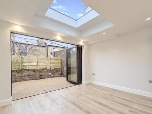 Dutton Street, London, 2 Bedroom Terraced