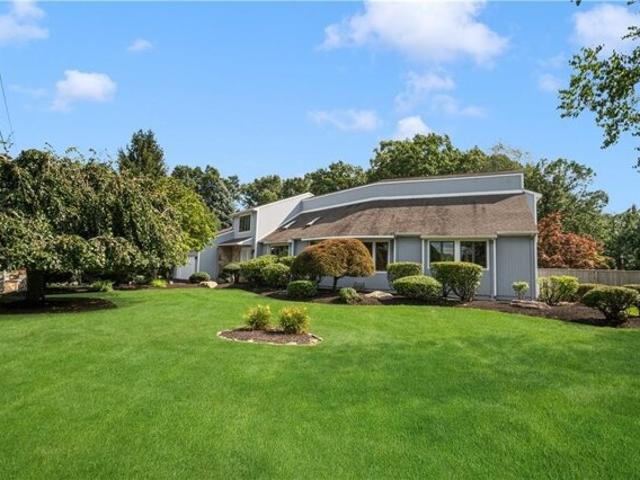 Dutchess Dr, Cranston, Home For Sale