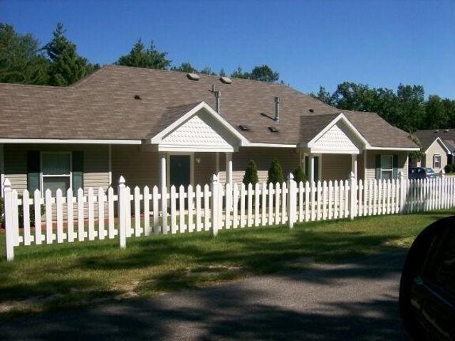 Duvernay Park 3 Bedroom Apartment for Rent at 1036 E Duvernay Park Dr, Idlewild, MI 49642