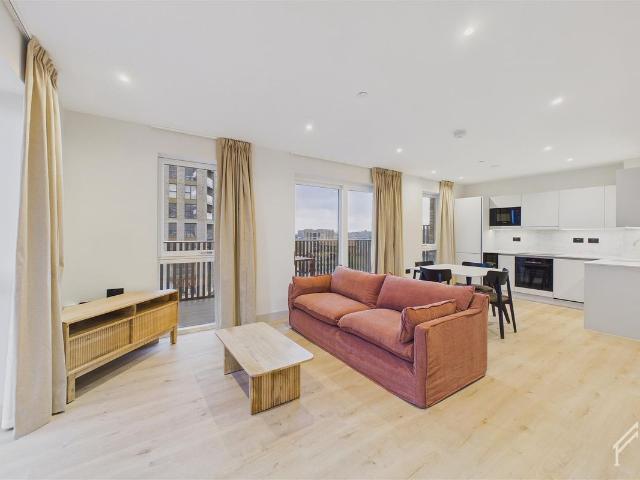 Duxford Tower, London NW9, 2 bed flat to rent, £2,600 pcm | PrimeLocation