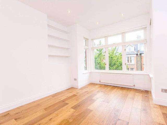 Dyne Road, Kilburn, London NW6, 2 bed flat to rent, £3,900 pcm | PrimeLocation