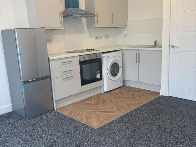 Dynevor Terrace, Pontardawe SA8, 1 bed flat to rent, £690 pcm | PrimeLocation