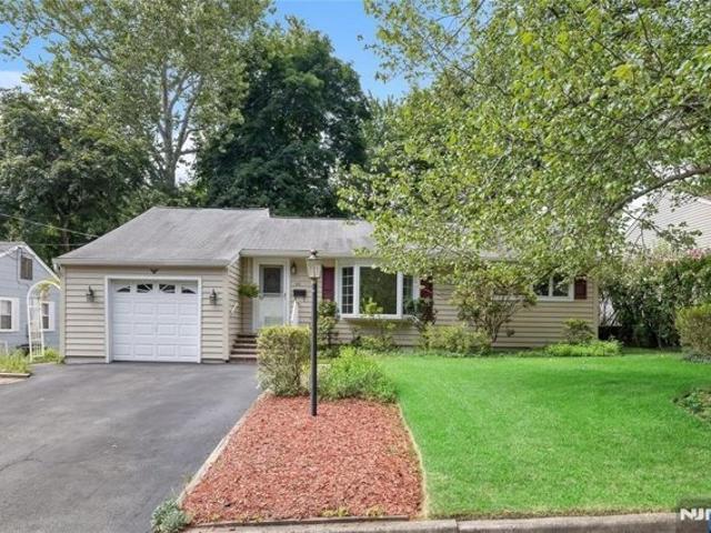 Dyer Ave, Emerson, Home For Sale