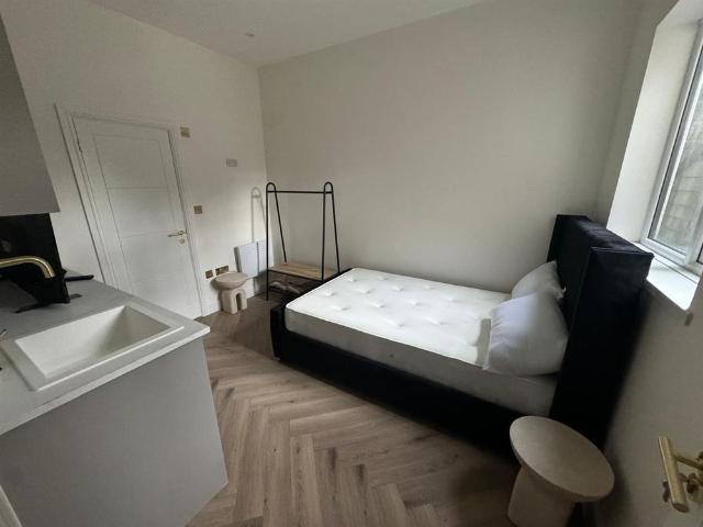 Dyers Lane, London SW15