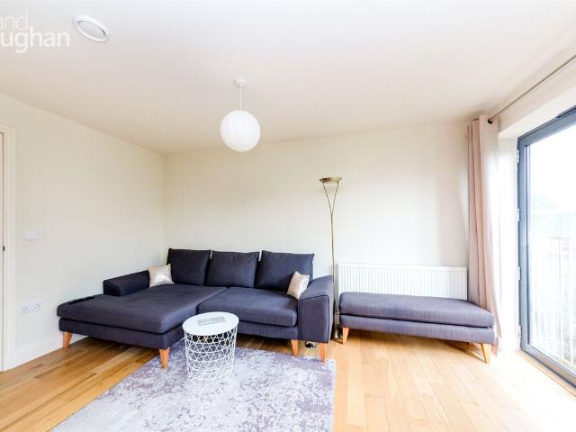 Dyke Road, Brighton BN1, 1 bed flat to rent, £1,300 pcm | PrimeLocation