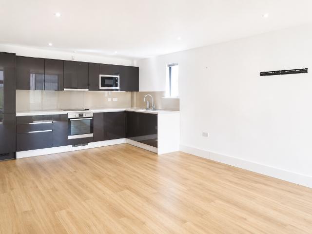 Dyke Road, Brighton BN1, 2 bed flat to rent, £1,950 pcm | PrimeLocation