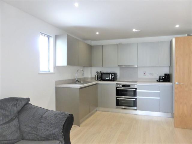 Dyke Road, Brighton BN1, 2 bed flat to rent, £2,100 pcm | PrimeLocation