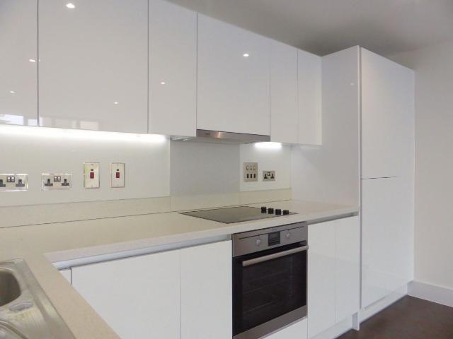 Dyke Road, Brighton BN1, 2 bed flat to rent, £2,100 pcm | PrimeLocation