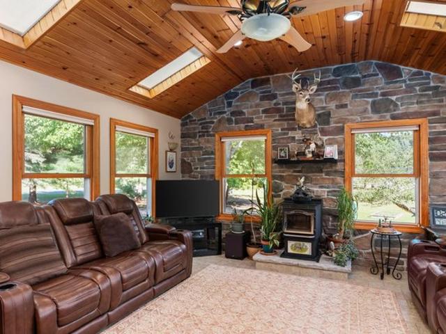 E11990 Bent Tree Dr, Baraboo, WI 53913