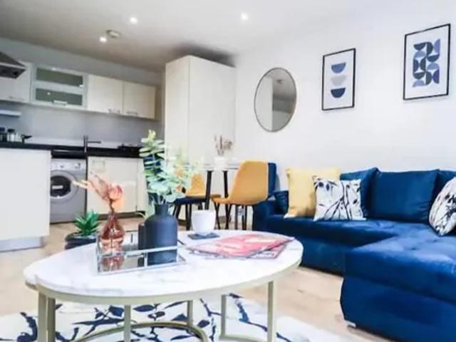 E14 Bikes, 33 Aberfeldy Street, London, E14 0NU, United Kingdom | 1 bed apartment for rent #133537686 | Rentberry