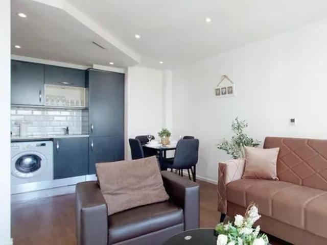 E16 Health Albert Road Surgery, 76 Albert Road, London, E16 2DY, United Kingdom | 2 bed condo for rent #167300882 | Rentberry