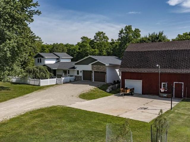 E174 Cobbtown Rd, Waupaca, WI 54981