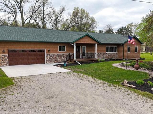 E1829 Rural Rd, Waupaca, WI 54981