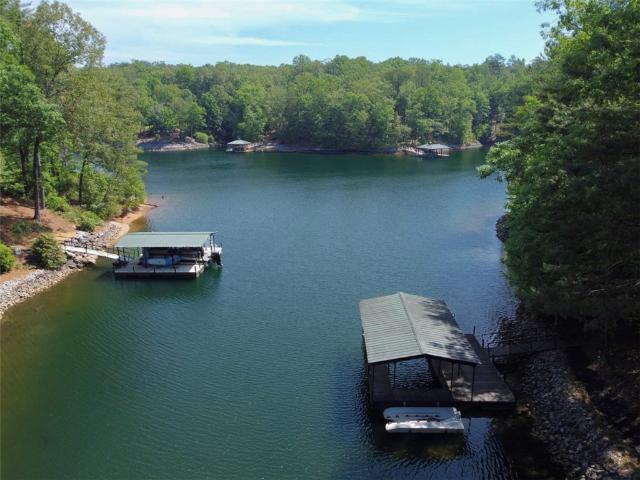 E18 Lake View Court