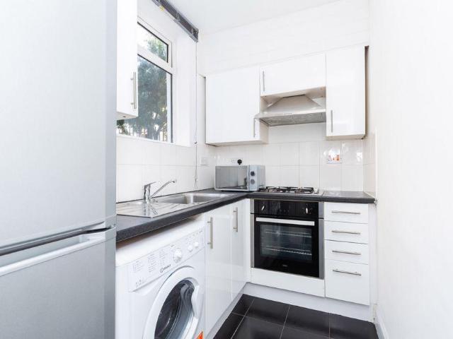 E1 3 bed flat to rent £2,999 pcm £692 pw