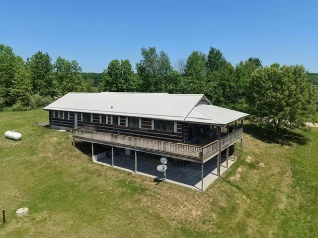 E2301 Cross Trails Dr, La Valle, WI 53941