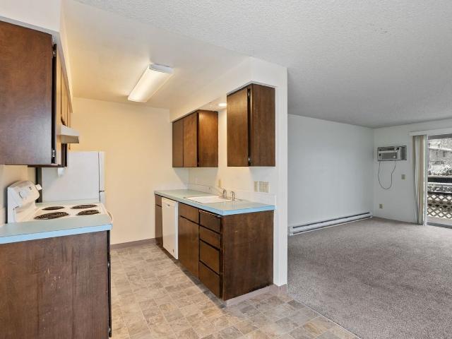 e328 2 Bedroom Apartment for Rent at 3128 E 28th Ave, Spokane, WA 99223 Lincoln Heights