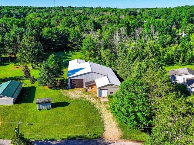 E5623 Waukaunaka St, Weyauwega, WI 54983