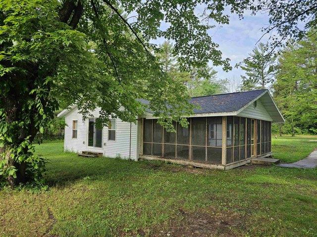 E5897 N Shore Rd, Weyauwega, WI 54983