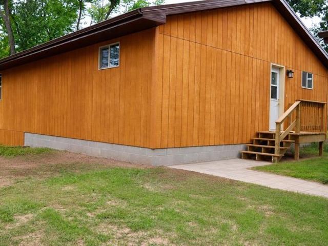E7708 Cut off Rd, New London, WI 54961
