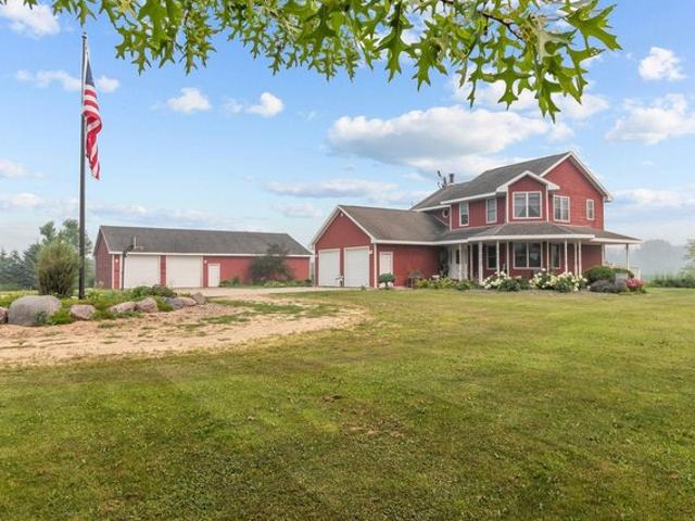 E7911 Symco Rd, Bear Creek, WI 54922