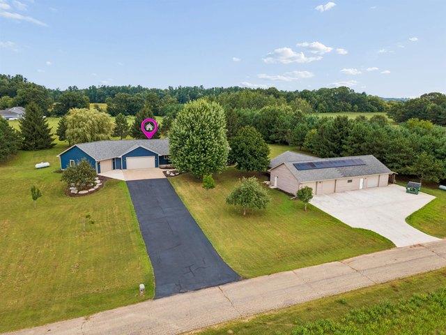 E8522 Thieme Dr, Fremont, WI 54940