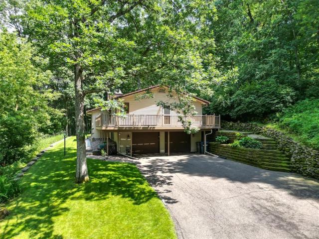 E865 Woodridge Drive