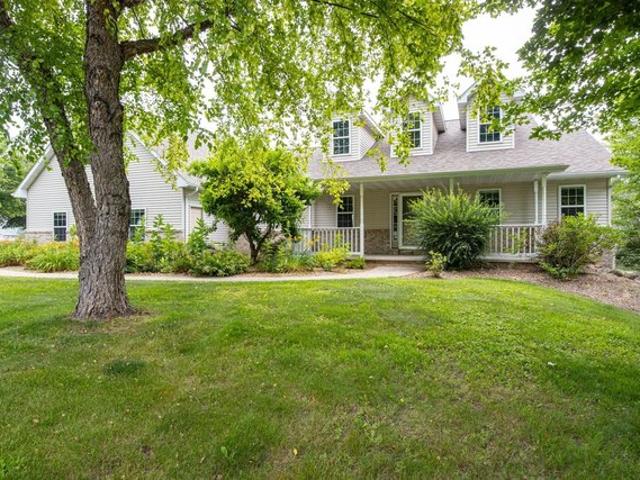 E9051 Rocky Mountain Dr, New London, WI 54961