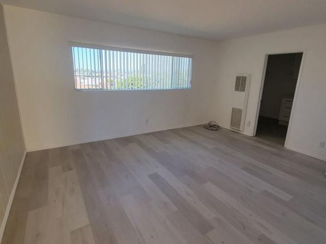 e917 Studio Apartment for Rent at 917 Edgewood St, Inglewood, CA 90302 North Inglewood