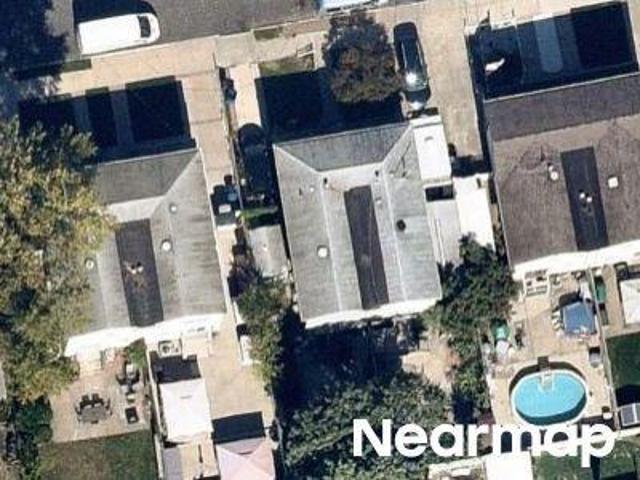 E Macon Ave